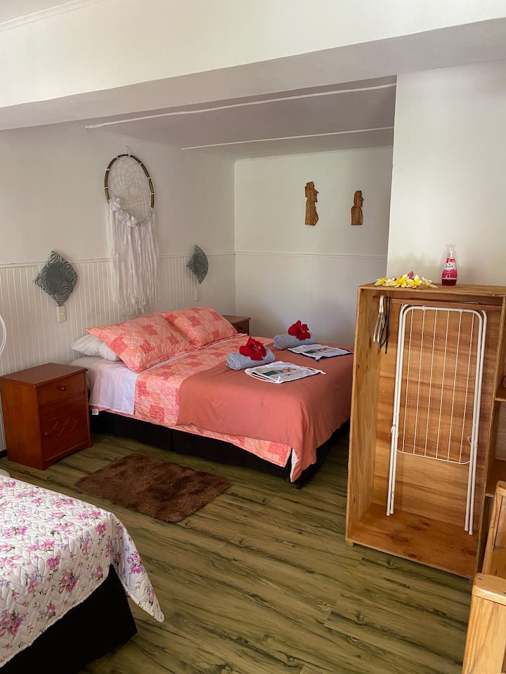 Habitación Triple En Hostal Pua Hau Mea (6) - Easter Island