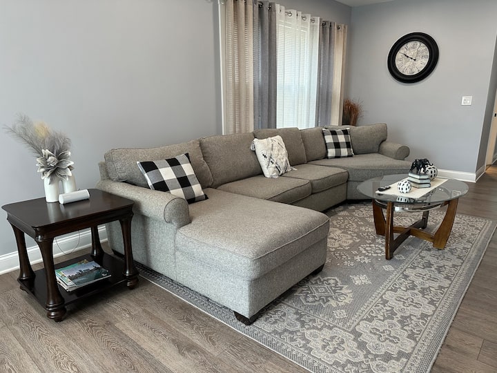 3br Home W/ Free Driveway Parking | Near Chicago - Oak Park, IL
