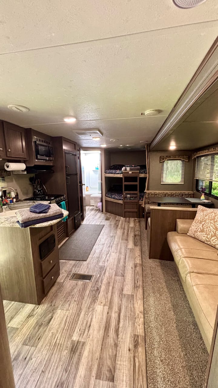 Rv Interstellar Hideout @ Mt. Rainier - Ashford, WA