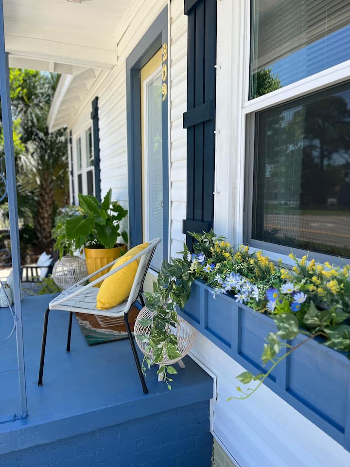 The Gem On G St~downtown Pensacola Summer Cottage~ - Pensacola, FL