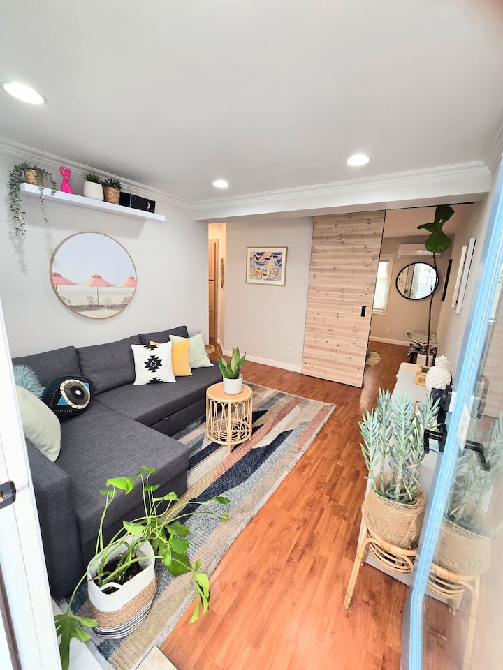 Steps To Sand, Family And Pet Friendly - El Segundo, CA