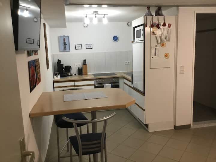 Clean&tidy-messenahe Wohnung - Leverkusen