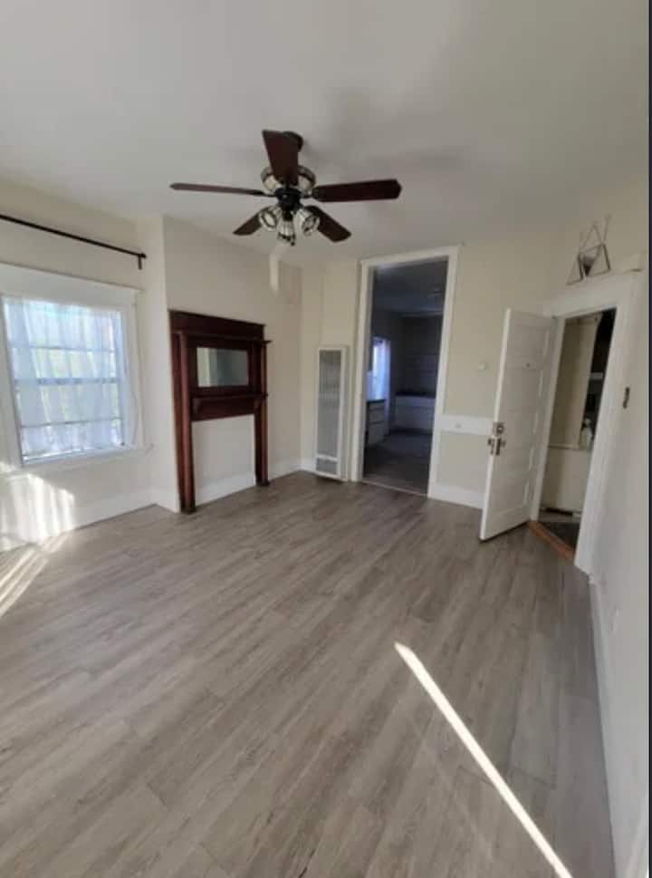 Sunlit West Oakland Gem - アラメダ, CA