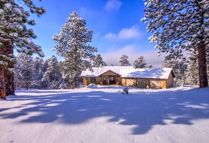 Dakota Pines- Firepit, Hot Tub - Deadwood, SD