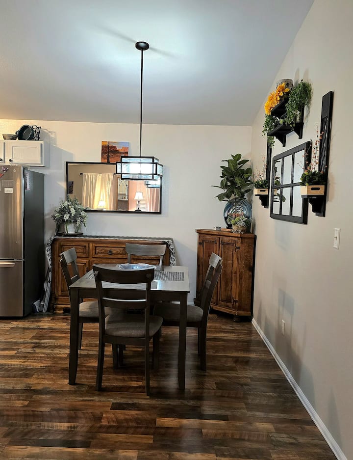 Gj Stay And Play, Bed And Bath - Grand Junction, CO