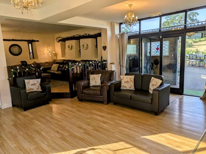 The Warm Hearth: 15 Acre Countryside Estate - Ross-on-Wye