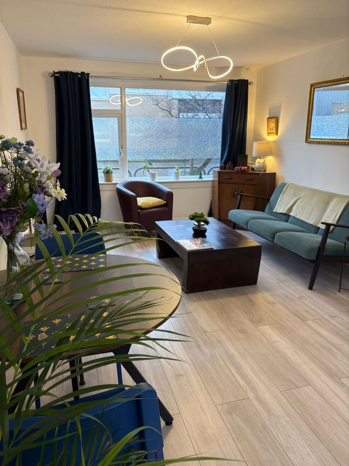 1-bed Comfort + Clean Space & Free Parking - Glasgow