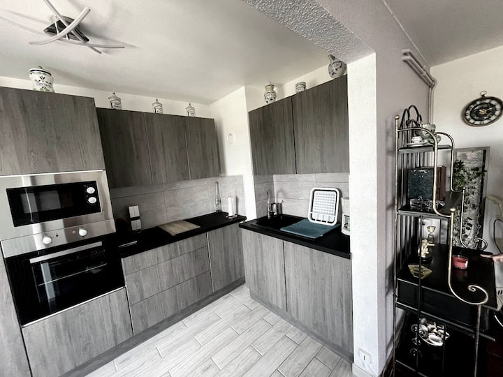 Superbe Appartement De Vacances: Vue Mer & Piscine - La Grande-Motte