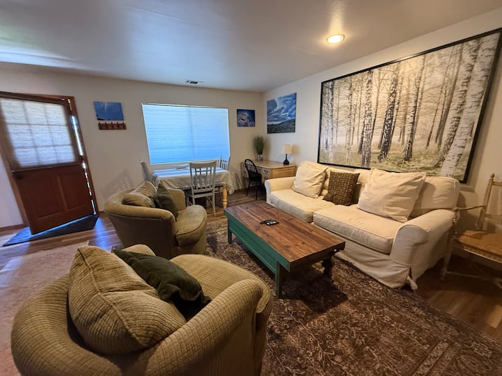 Upscale Mountain Apt. - Full Kitchen And Laundry - Mammoth Lakes, CA