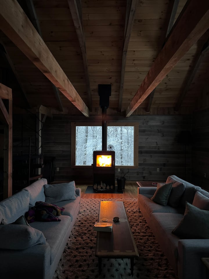 Modern Log Cabin W/ Mountain Views - West Virginia