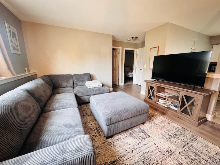 Heart Of Anchorage Cozy Apt - Anchorage, AK