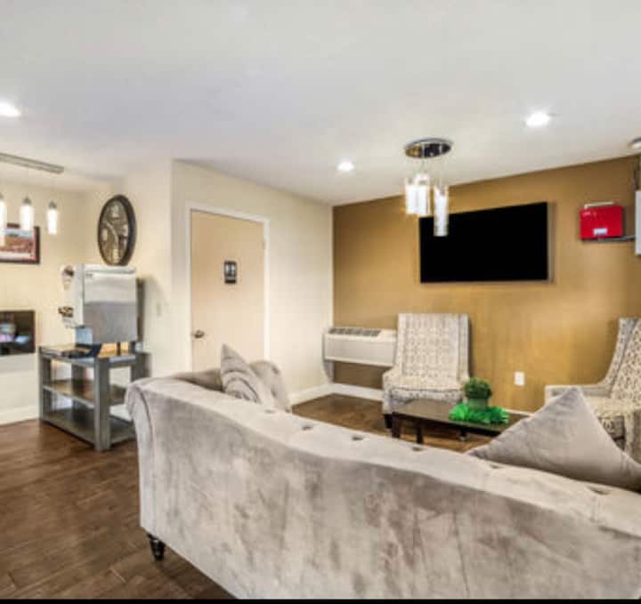 Hotel Room With Great Location - Columbia, SC