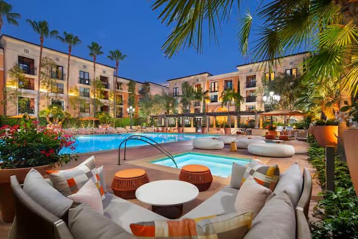 Spectrum Center豪华两房两卫公寓/泳池/健身房/厨房 - Irvine, CA
