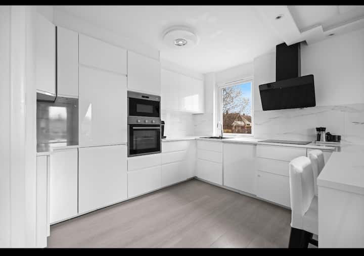 Velkommen. En Attraktiv Og Moderne 3-roms - Jessheim