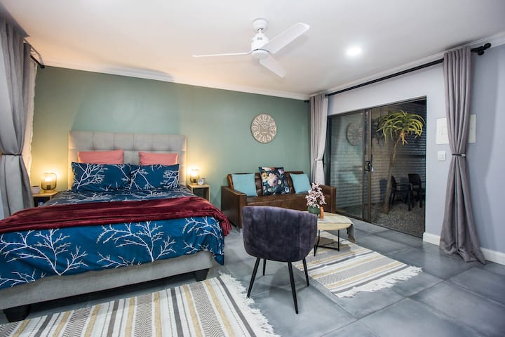 Olive Tree Courtyard Suite - Pretoria