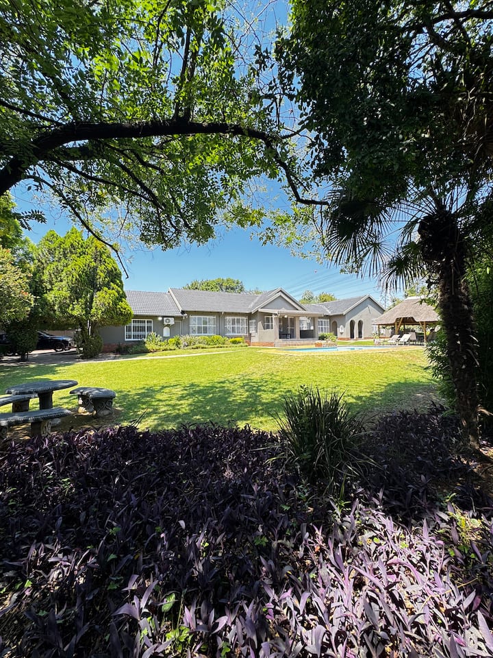 Diogo Villa In Olivedale - Randburg