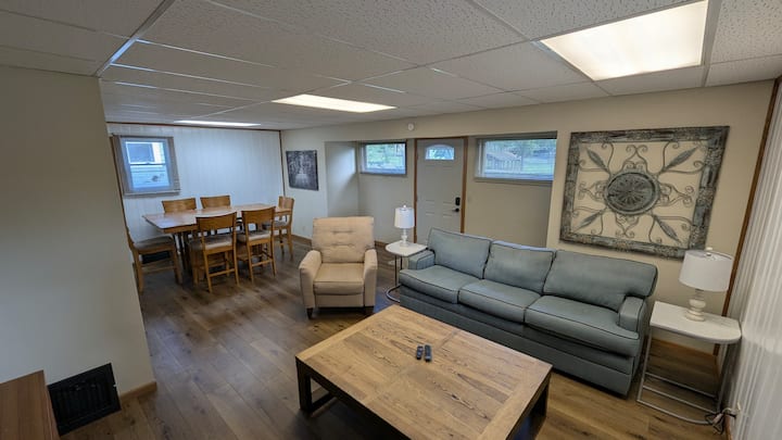 Large 2br Minutes From The Dells - Natural Bridge State Park, North Freedom