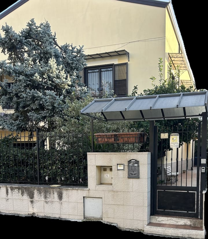 A Casa Del Ferdy Miniappartamento Vicino La Reggia - Caserta