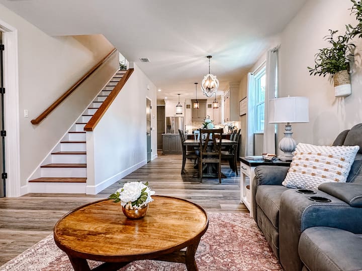 Stunning 6 Bedroom House - Sarasota, FL