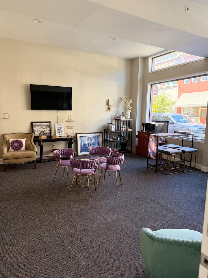 Hotel Pinehurst- Central Ave Suite 208 - Laurel, MS