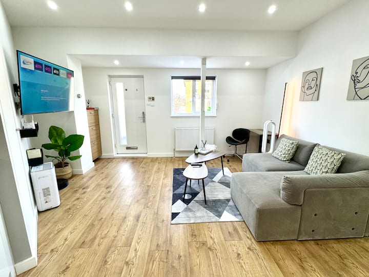 The Modern Smart Home - Brentwood