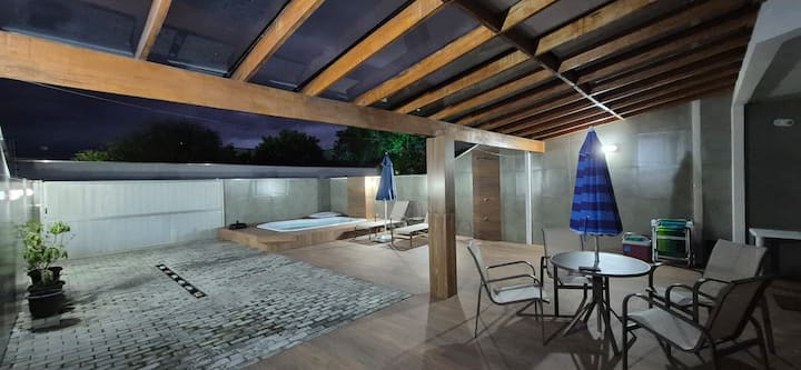 Sobrado Aconchegante A 50m Da Orla. Traga Seu Pet. - Matinhos