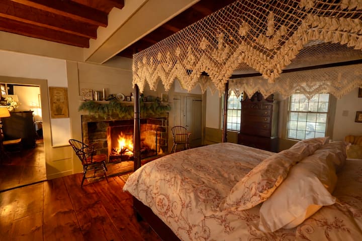 Historic Haskell House 1700s Get Away! - Hopeville Pond State Park, Griswold