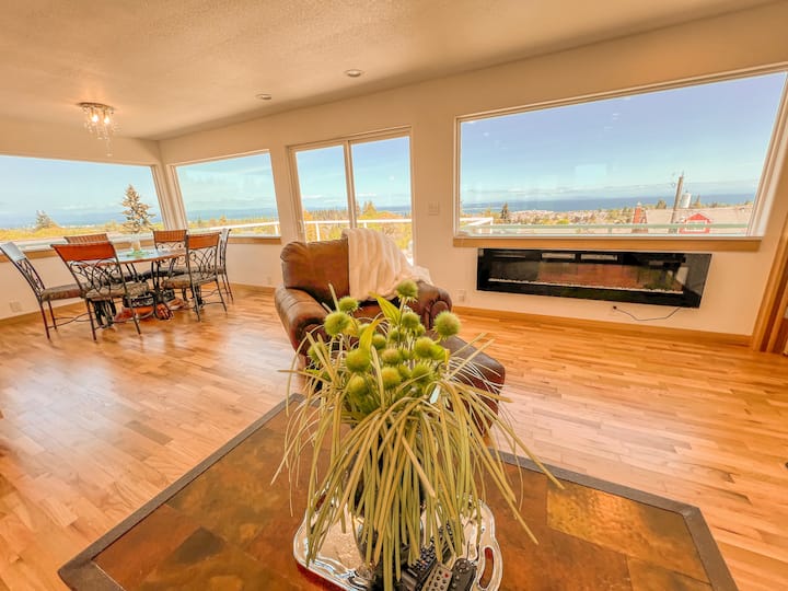 The Glass House: Luxury, Sw Views, Onp Near - Port Angeles, Washington