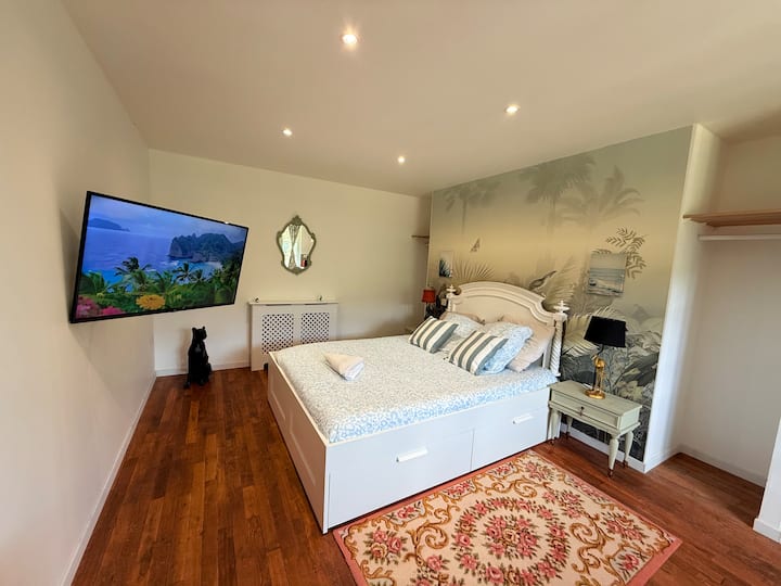 Logement Avec Vue 30m2– Cuisine Et Sdb Privées - Felletin