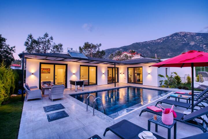 6 Person Villa With Jacuzzi In ÖLüdeniz Ovacık - Ölüdeniz