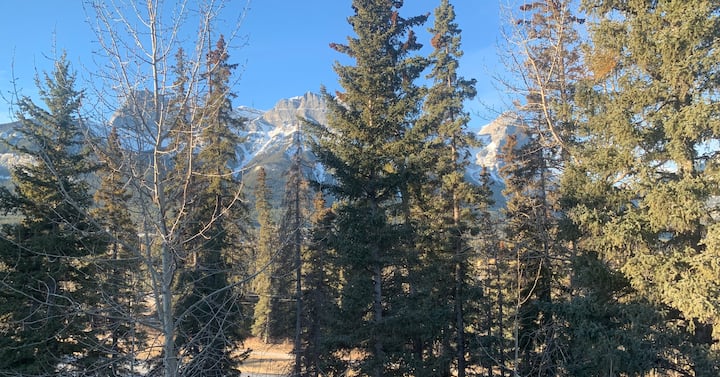 Breathtaking Mountain Views - Canmore