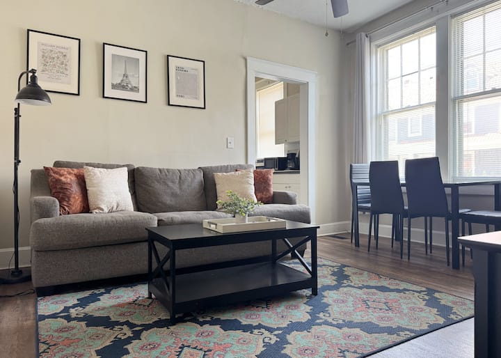 The Harrison C | King 1bd/1ba Apt Near Riverfront - 에번즈빌