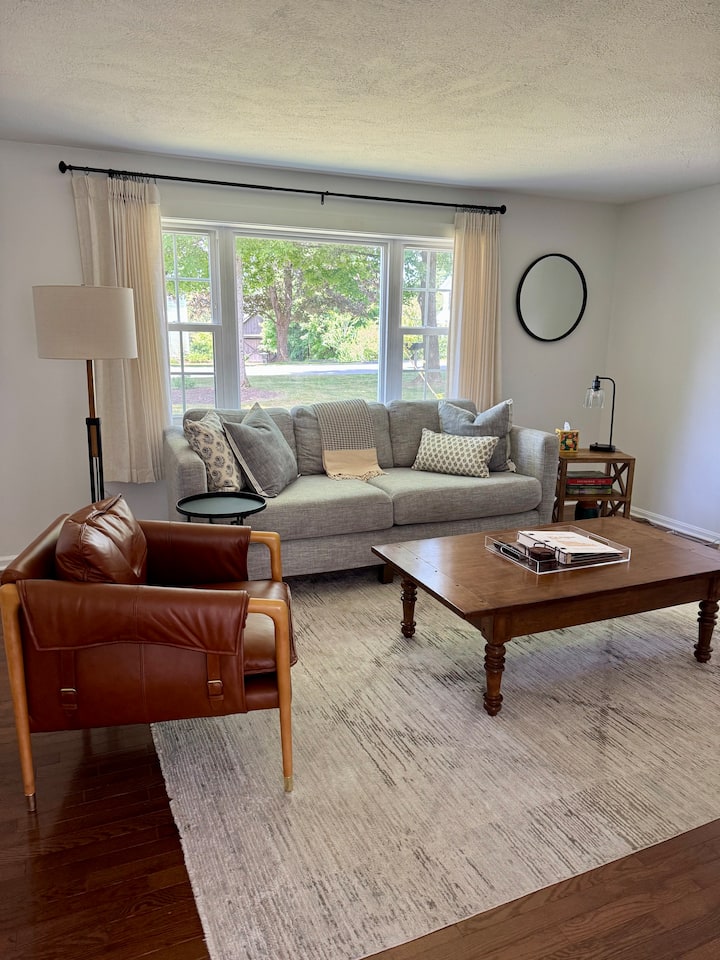 The Litchfield Nook - Cozy Uptown Apartment - Litchfield, CT