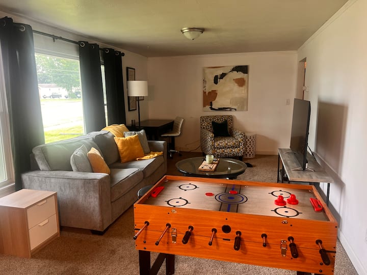 Cozy And Fun Home Near Lambeau - グリーン・ベイ, WI
