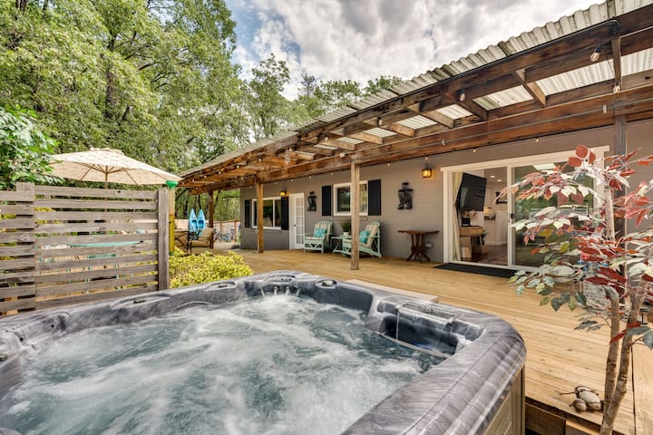 Modern Meadow Vista Vacation Home W/ Spacious Deck - Auburn, CA