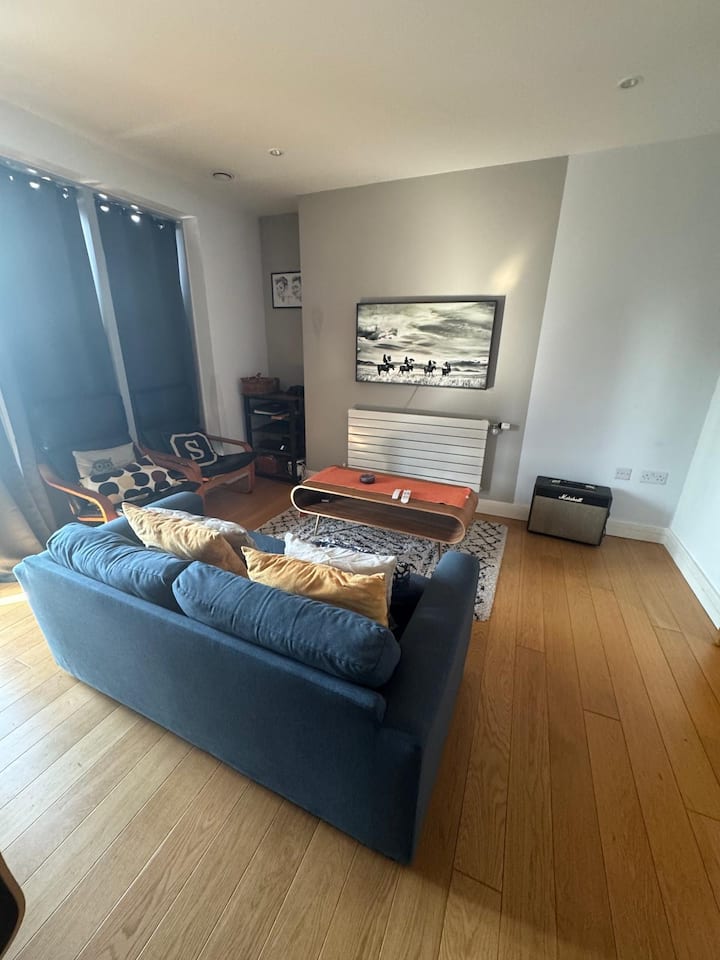 Canning Town Oasis (Near Jubliee, Expo, O2) - Londra