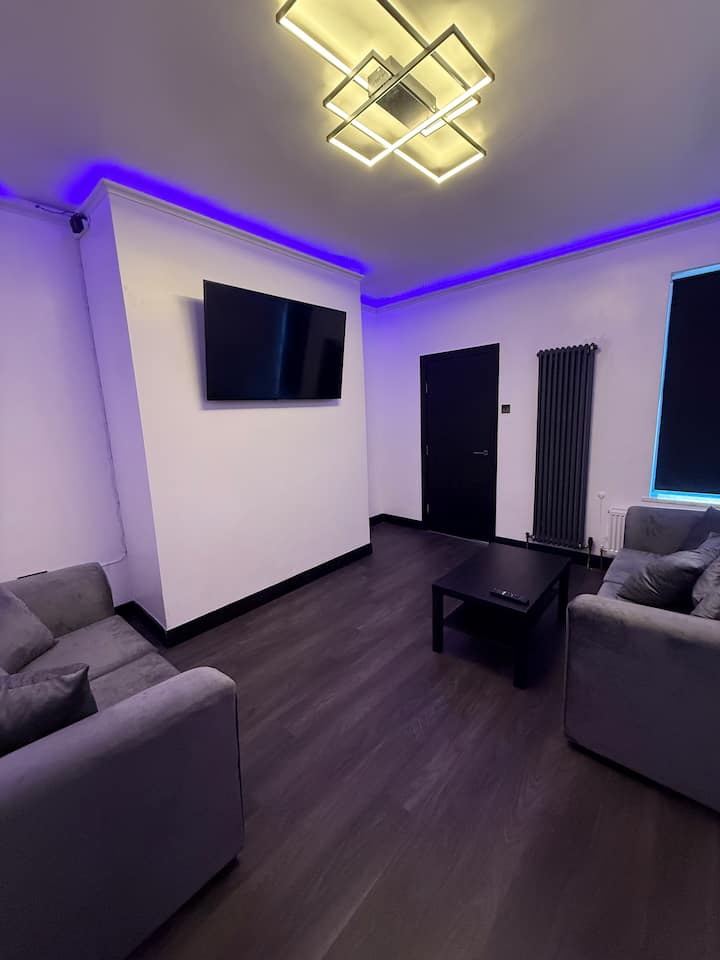 Luxurious 4 Bedroom Flat Greatly Located Newcastle - Newcastle Airport (NCL)