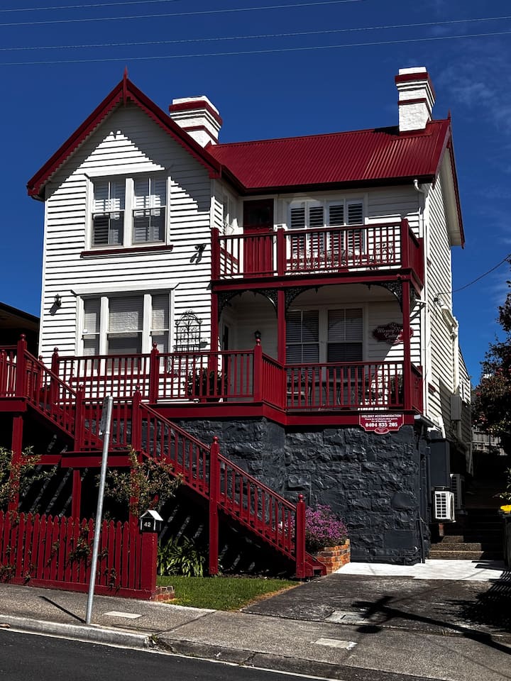 Mersey River Cottage - Ocean Views In Town Centre - Devonport