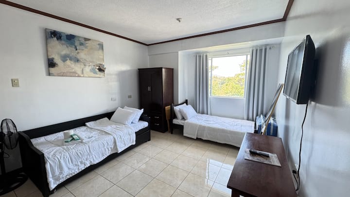 413 Solace | Baguio Staycation Across Wright Park - Baguio