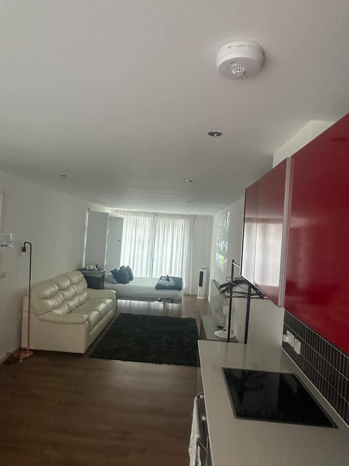 Charming Green Room In Old Street -