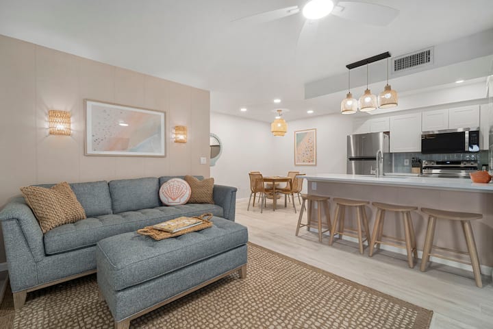 Newly Updated Intracoastal Condo Across From Beach - Madeira Beach, FL