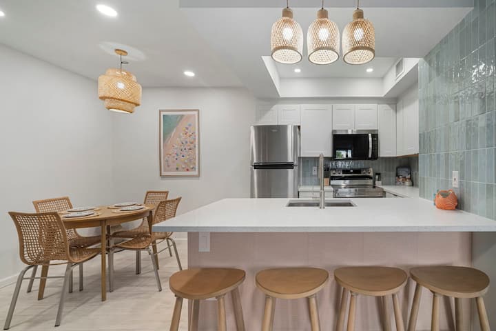 Madeira Beach Intracoastal Condo - Madeira Beach, FL