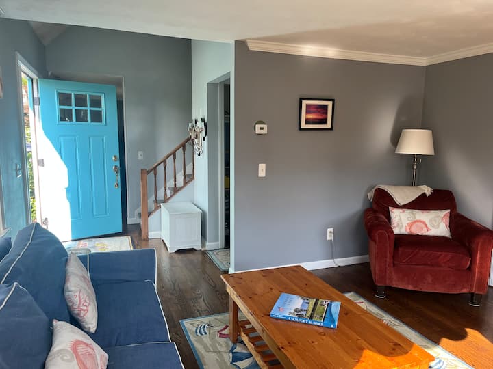 Beach House 1.5 Miles To Second Beach W/pool! - Newport, RI