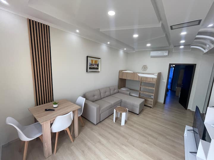 Bujtina “Flowers” - Përmet