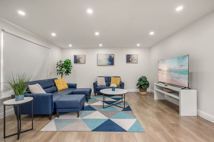 Modern King Bed Pool Home Sleeps 10 With Grill - Winter Park, FL