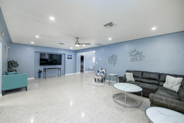 Retreat Near The Best Of St Pete - St. Petersburg, FL
