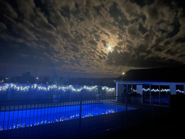 Luxury Poolside Studio Near Hobbiton - Matamata