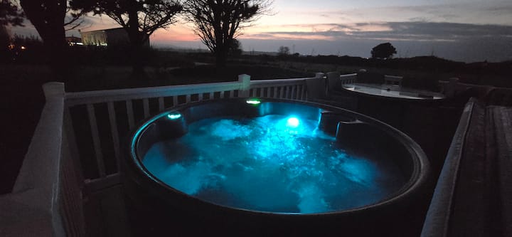 Perranporth Hot Tub
3 Bed Dog Friendly Home - Newquay