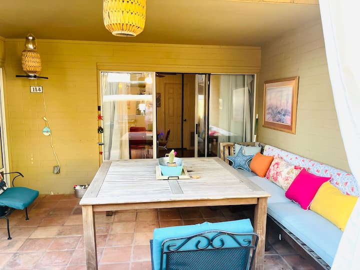 Biltmore Garden Breeze, 2 Bedroom Condo Retreat - Phoenix, AZ