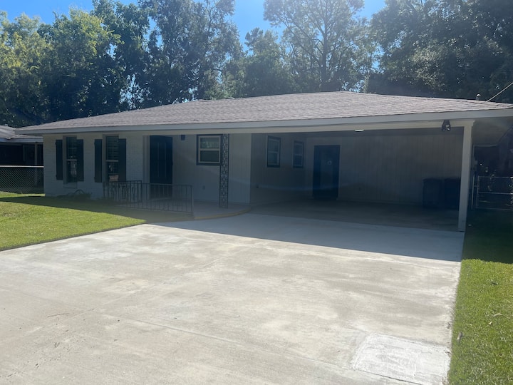 Remodeled, 20 Min Walk To Lsu - Baton Rouge, LA